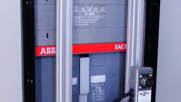 Remote switch actuator for ABB low-voltage power circuit breakers ...